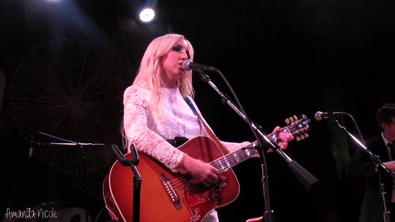 River (Joni Mitchell Cover) - Ashley Monroe - YouTube