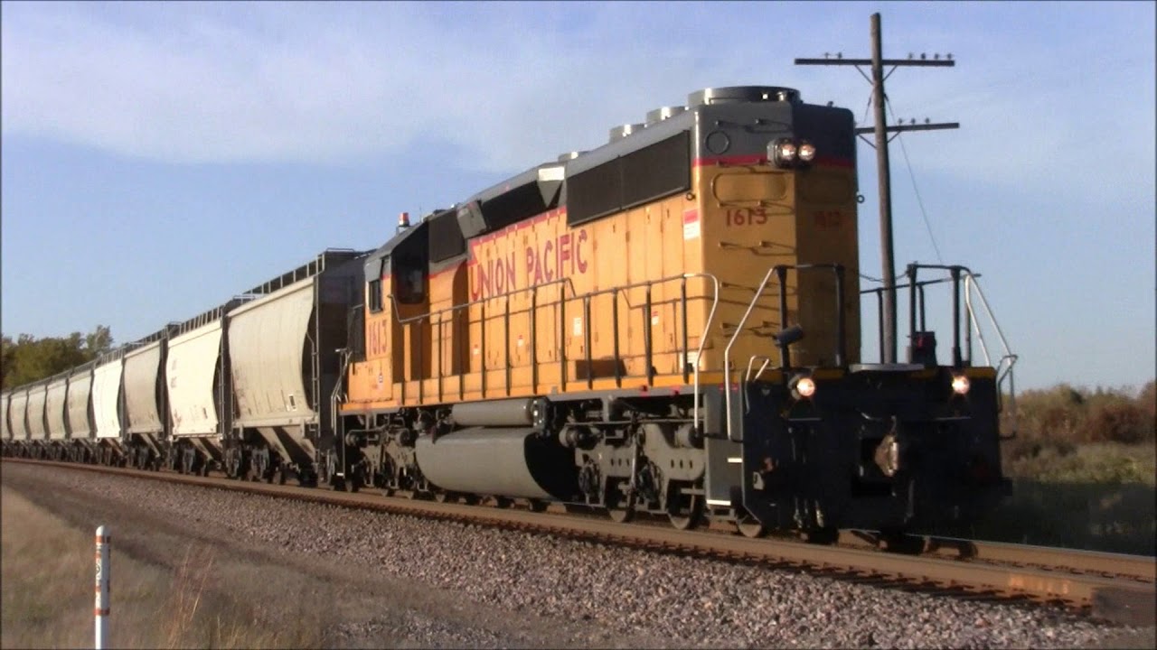 UP SD40N RUNNING LONG HOOD FORWARD ON LTS 72 - YouTube