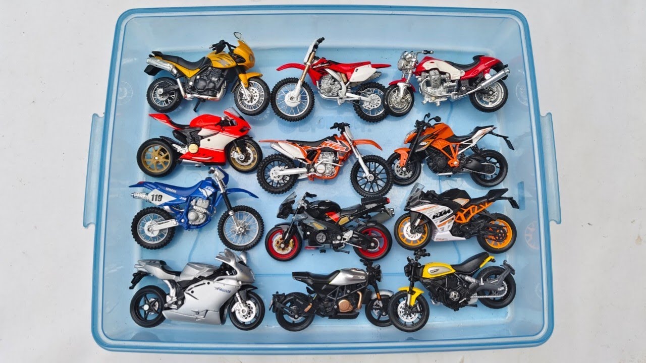 Box Full of Model Motorcycles 1/18 Scale | Ducati, Triumph, Aprilia ...
