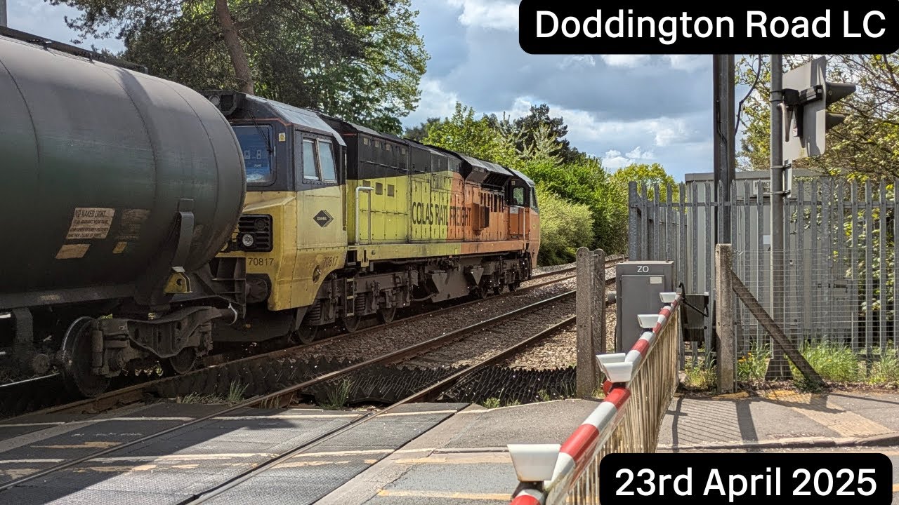 Doddington Road Level Crossing (23/04/2025) - YouTube