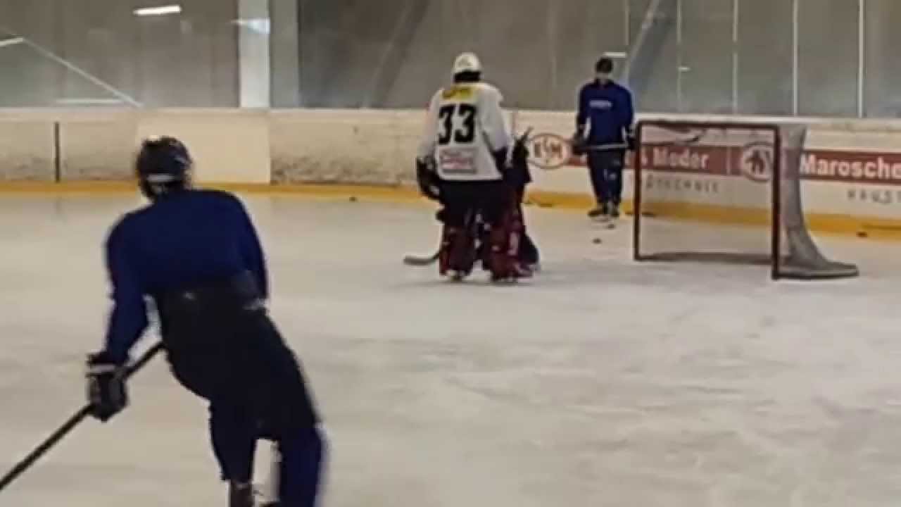 Goalietraining 2.5.2014 - Maximilian Haselbacher mit Goaliecoach Sam ...