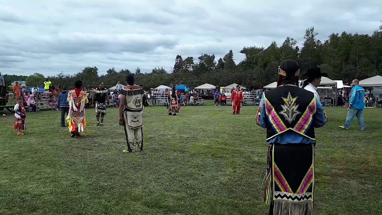 Kojua @ Millbrook powwow (head dancer special) - YouTube