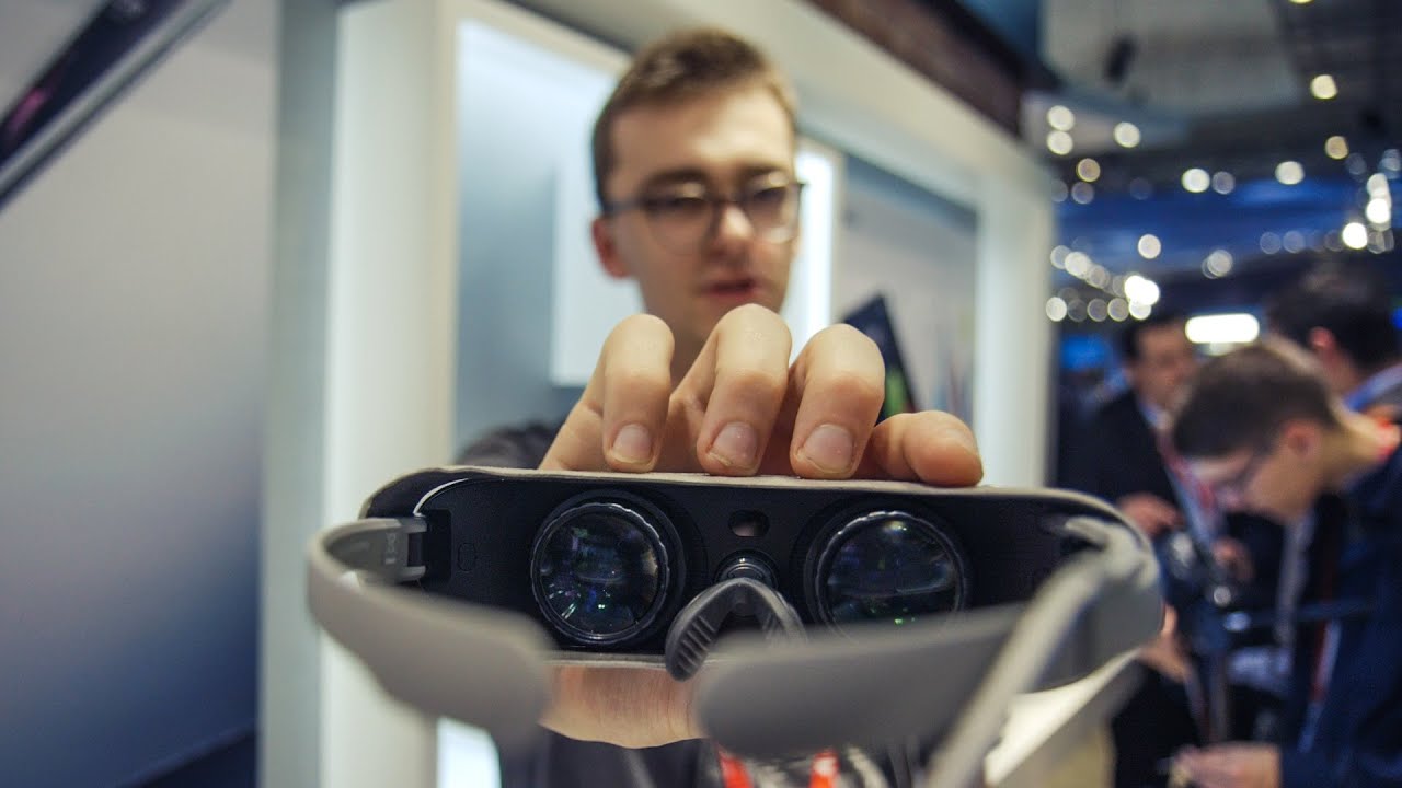 What it's like to wear LG's 360 VR - YouTube