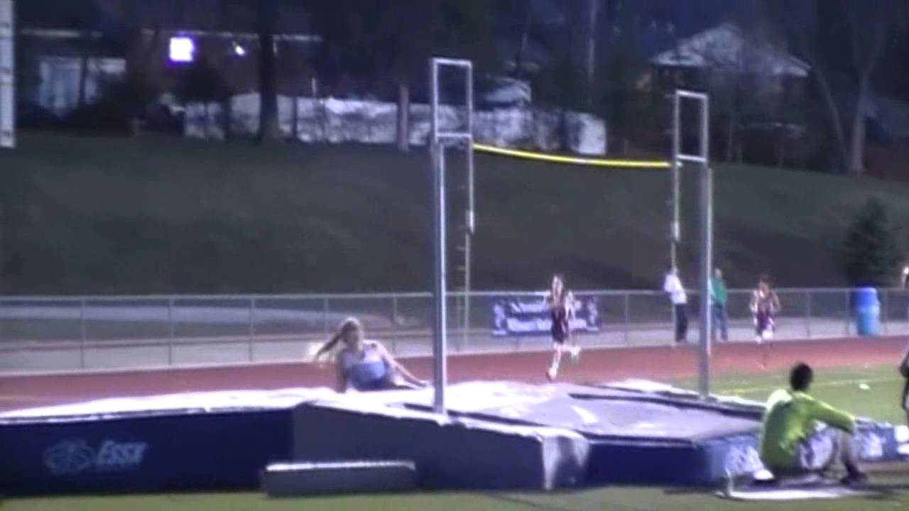 2014 04 12 Kelly Pole Vault Close - YouTube