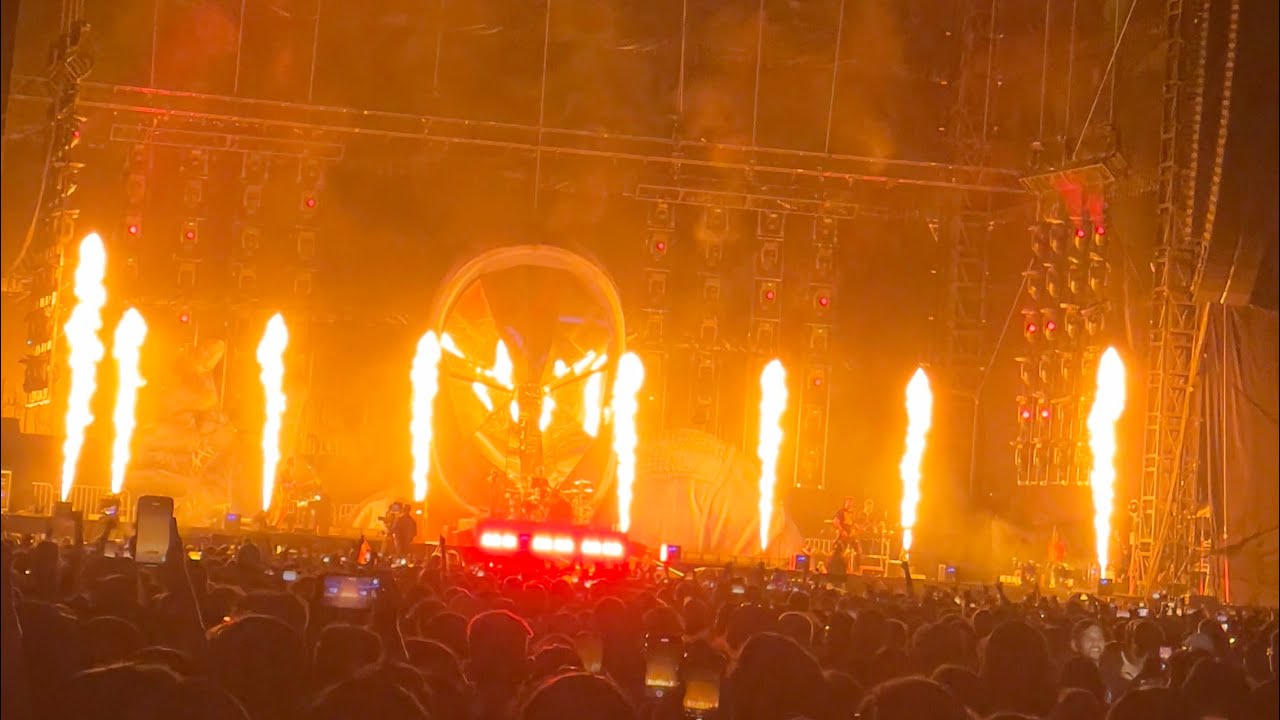 Resistance : Muse Live In Kuala Lumpur 2023 HD @muse - YouTube