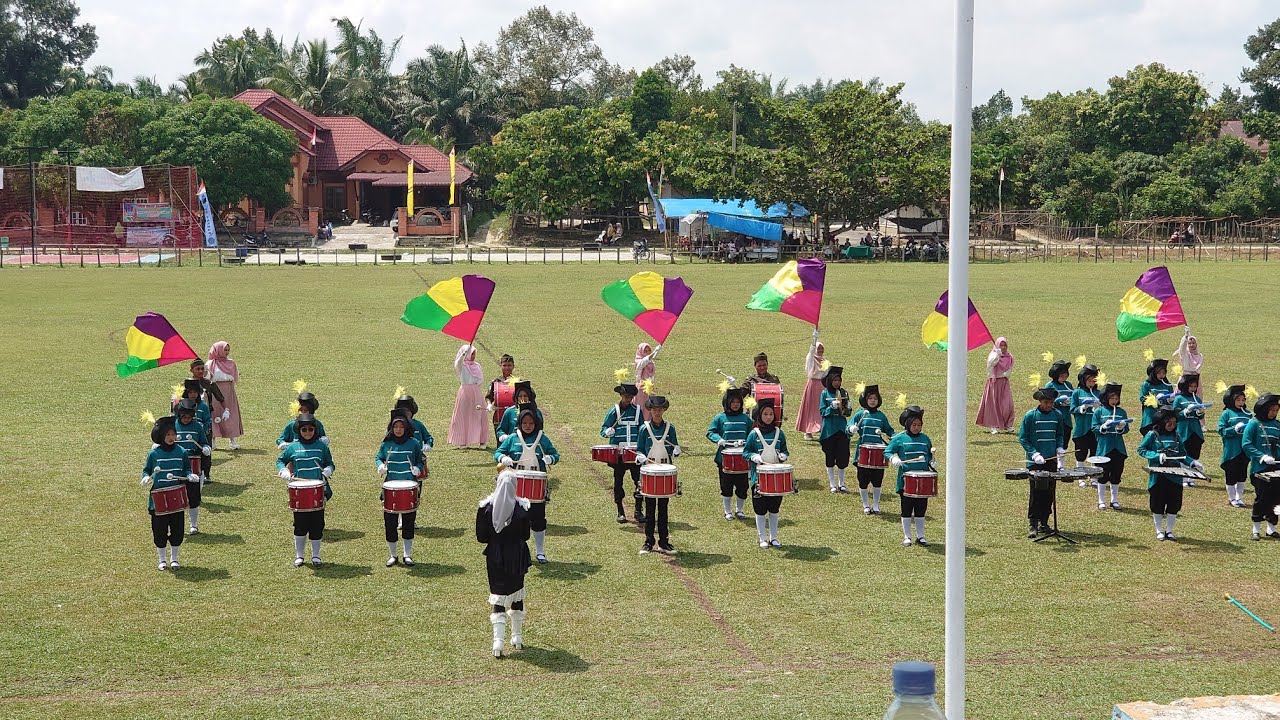 marching band Lagu anak Sekolah ( marching band Bambu Serumpun SMAN 2 ...