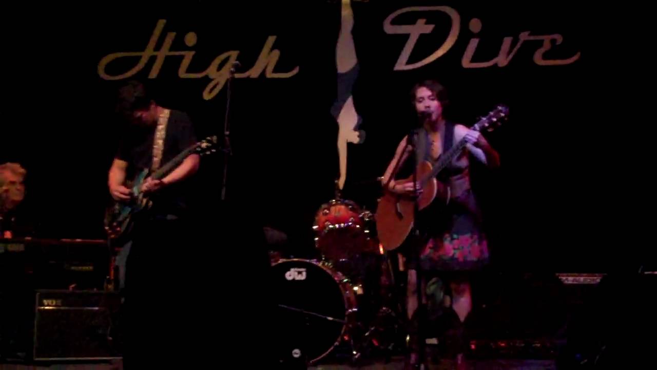 The members of the show them how it's done - Eric and Brie - YouTube