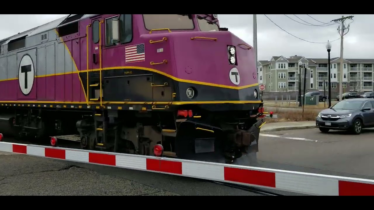 MBTA MPI F40PH-3C #1063 @ Trotter Rd. Crossing - YouTube
