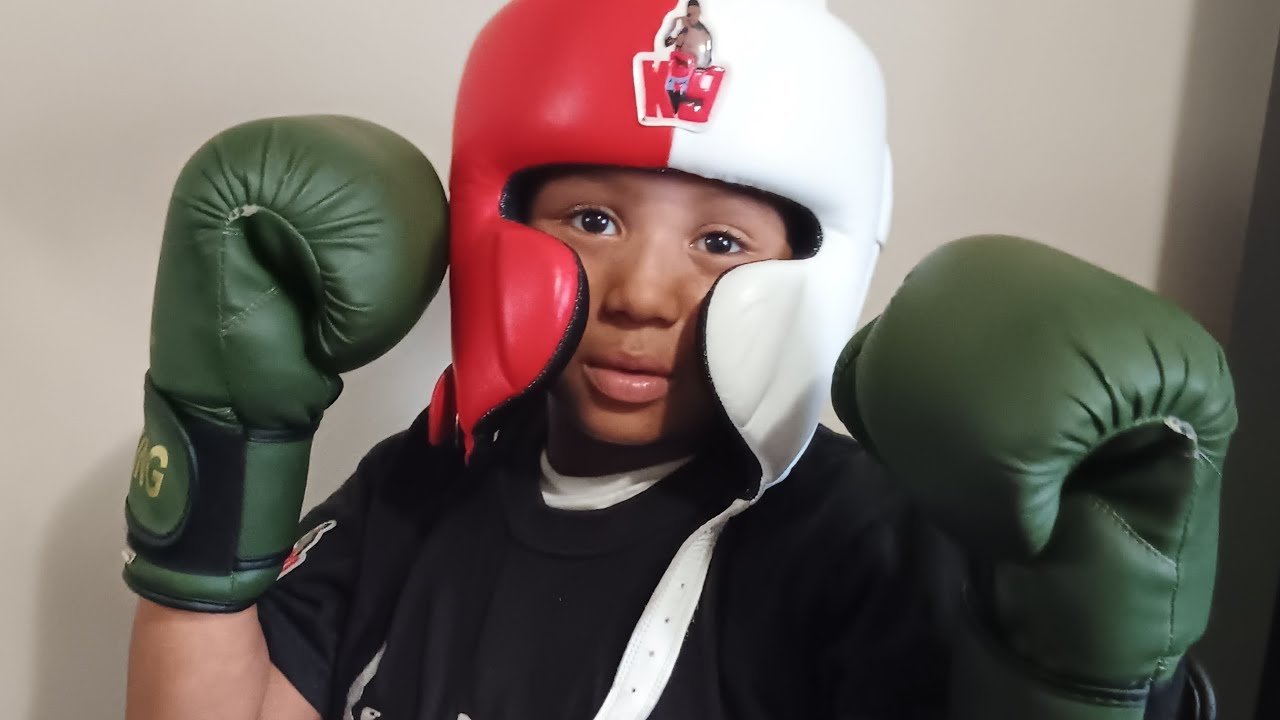 Lil TANK Sparring with two-time world champion K9 - YouTube