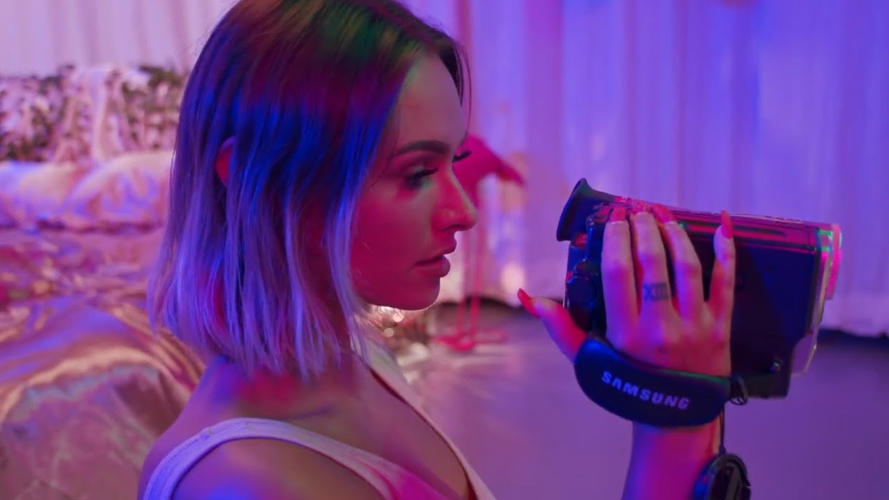 Wowwe Max - Talia Mar (Music Video) - YouTube