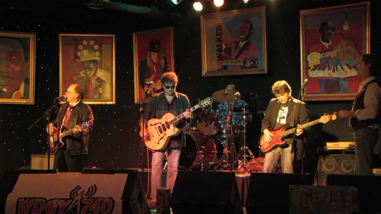 Mike Waggoner & The Roadhouse Band - Good Rockin' Tonight - YouTube