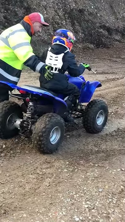 Léandre école de pilotage quad - YouTube