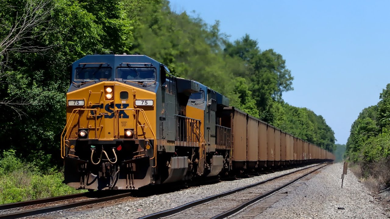 CSX 75 leads C315 with a friendly conductor and nice K5LA - YouTube