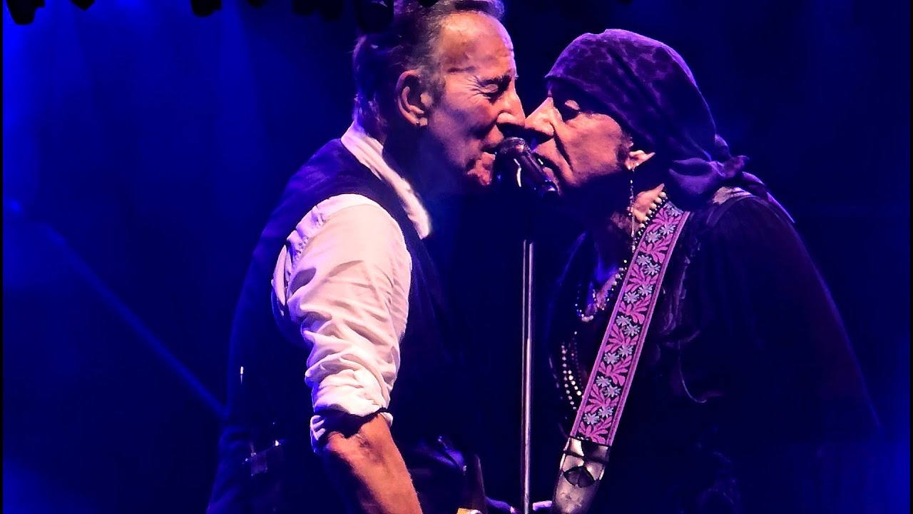 Bruce Springsteen & E Street Band "Badlands" Live in Milano - Stadio ...