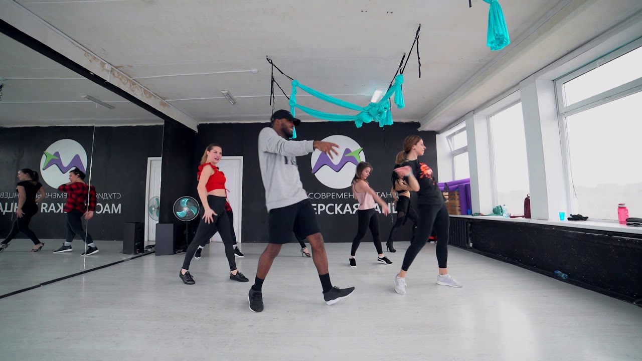 Adonis Santiago - Salsa Fusion at Ladies Connection - YouTube