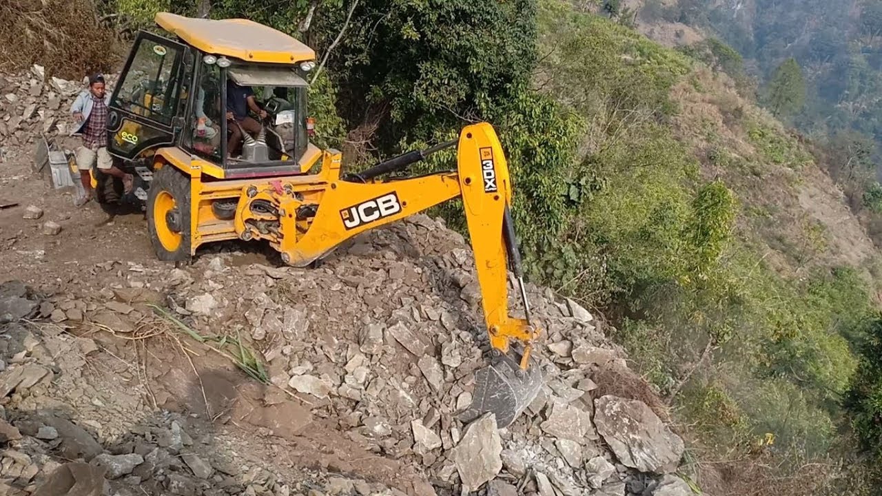 New JCB ecoXcellence Backhoe-Breaking Stone for Stony Hilly Track - YouTube