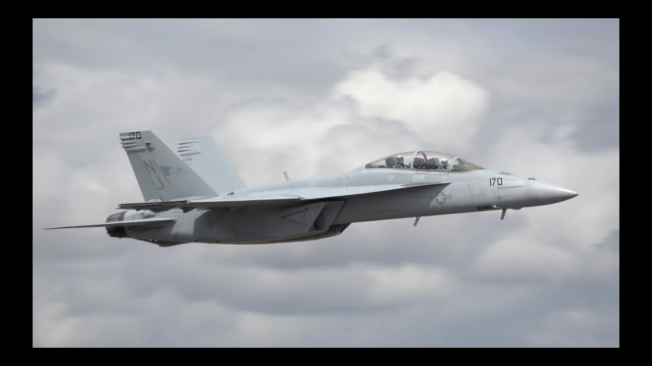 F/A-18 Super Hornet Sunday Demo .. Oregon Airshow 2016 (4K) - YouTube