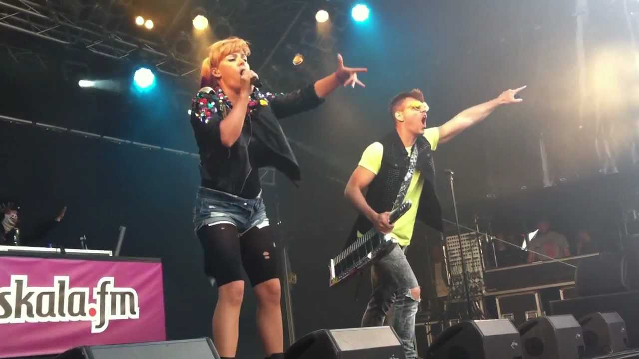 Paw&Lina live til Esbjerg festuge 2012 - Stolt Af Mig Selv? - YouTube