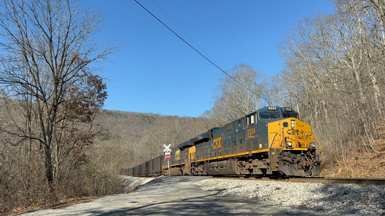 CSX ET44AH 3334 Leads Limestone B433-02 on 1/4/25 - YouTube