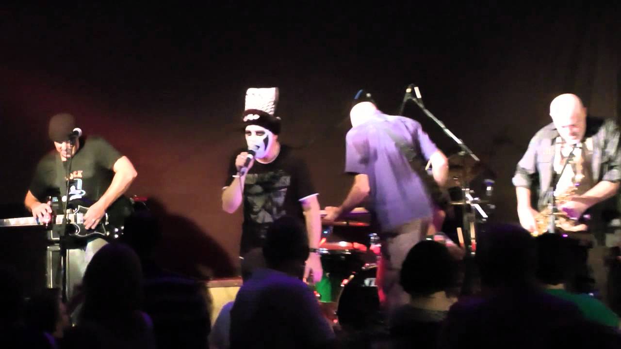 Dee Minor - Elevator - live at The Manly Fig 2012/3/30 - YouTube