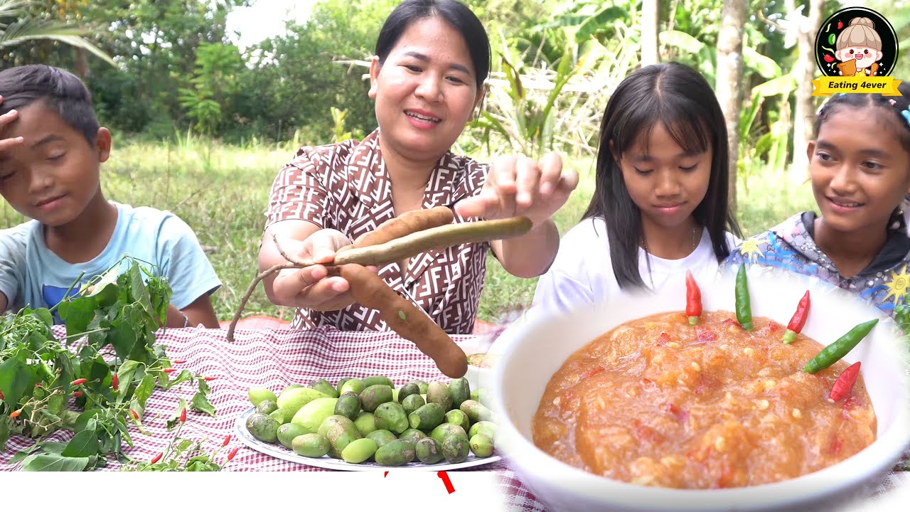 ញុំម្ចូកៀនផ្ទះ Eating Tamarind at farm - YouTube