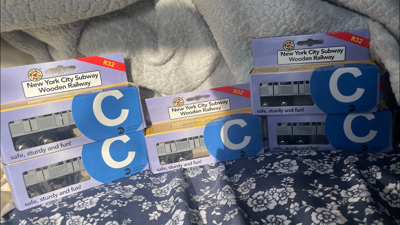 Munipals 5 2018 R32 C Train Unboxing - YouTube