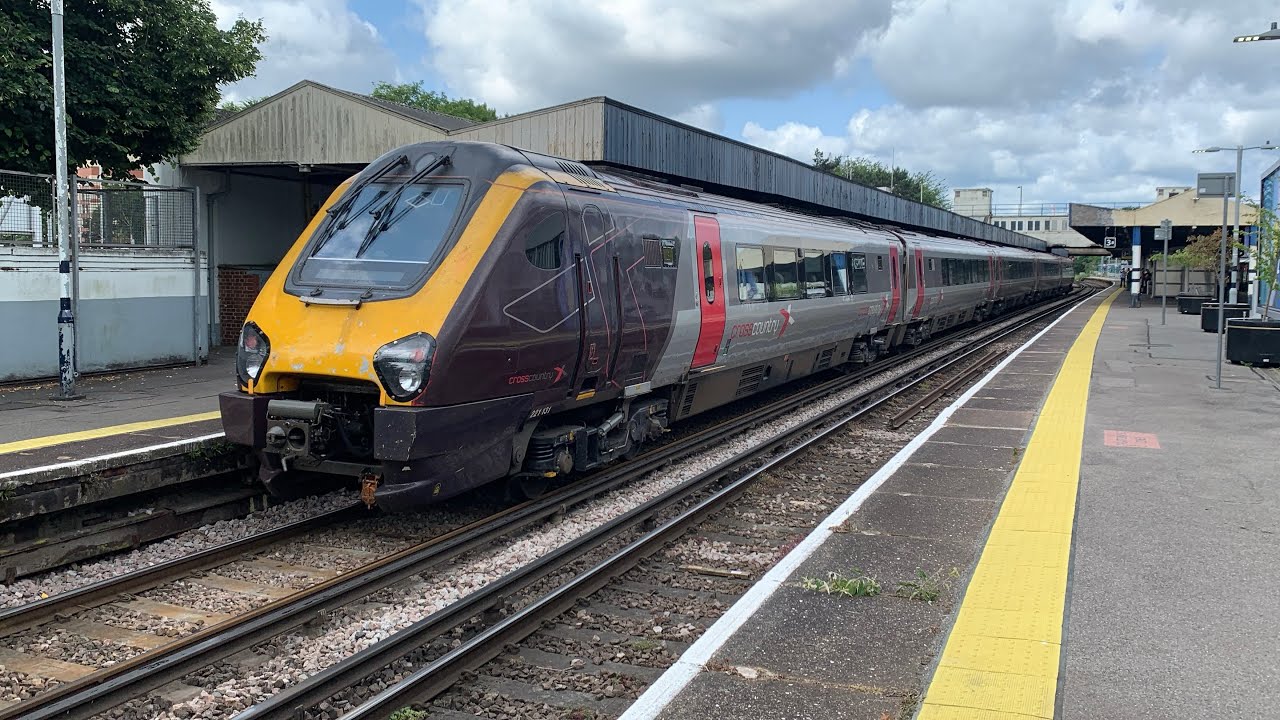 Trains at Southampton Central (14/06/25) - YouTube