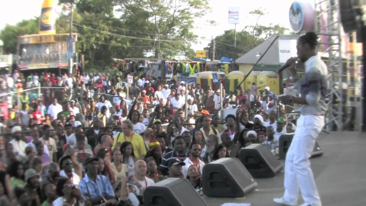 Reggae Sumfest JAH CURE Performance in Montego Bay Jamaica 2009! - YouTube