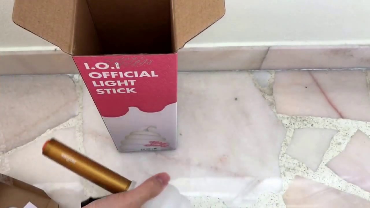 I.O.I Light Stick Version 2 [Unboxing] - YouTube