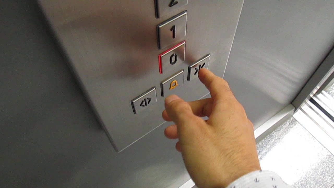 Lift Schindler @ building "Residenza 16edici", Via Locarno 16 ...