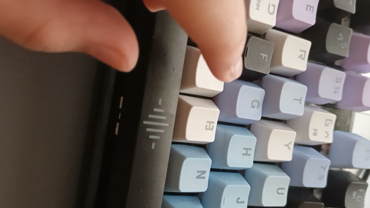 how to make your blue switch sound good(don't judge my voice idk why I ...