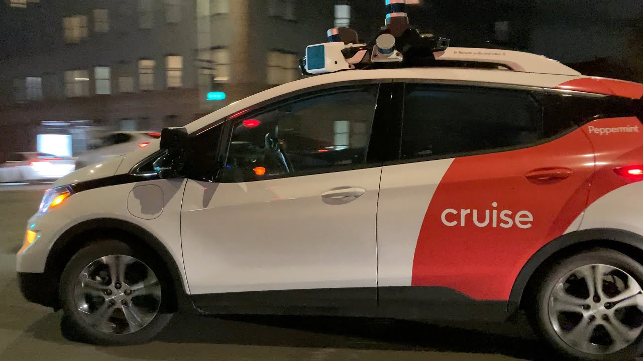 Cruise Driverless Car "Peppermint" @ Bush St & Leavenworth St Nob Hill ...
