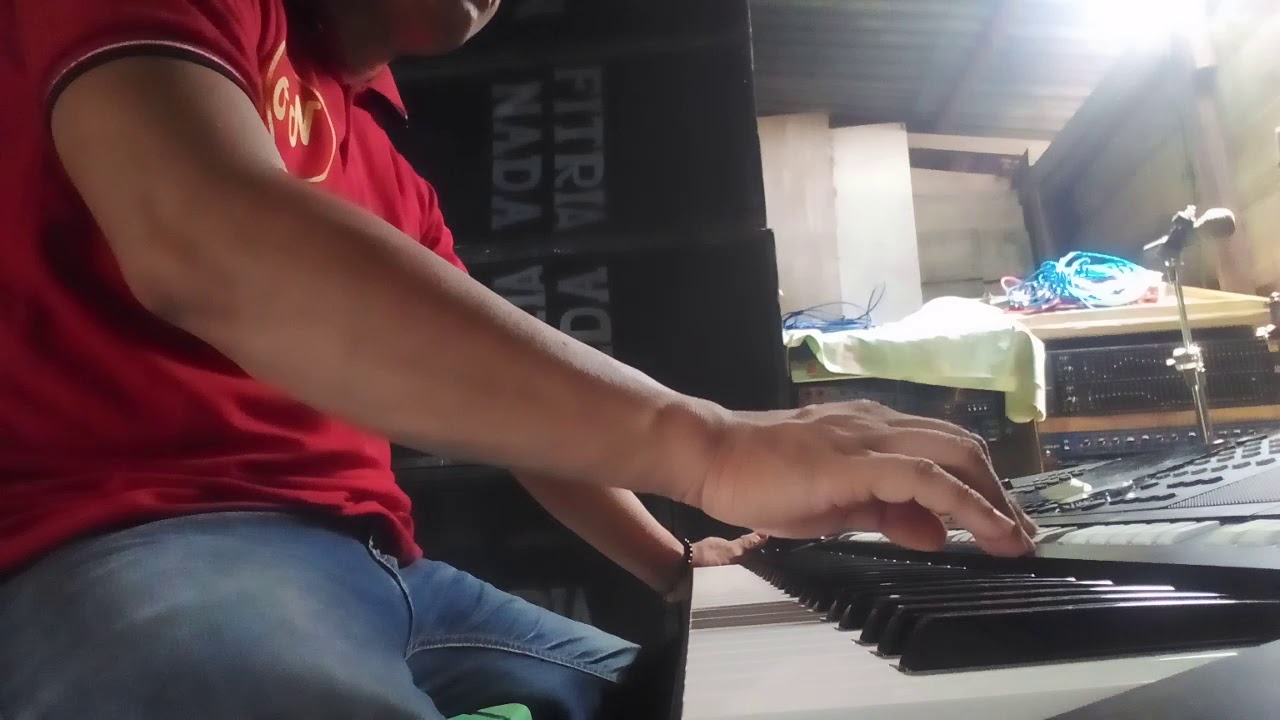 Batu Linoh Karaoke Cover LIVE Keyboard - YouTube