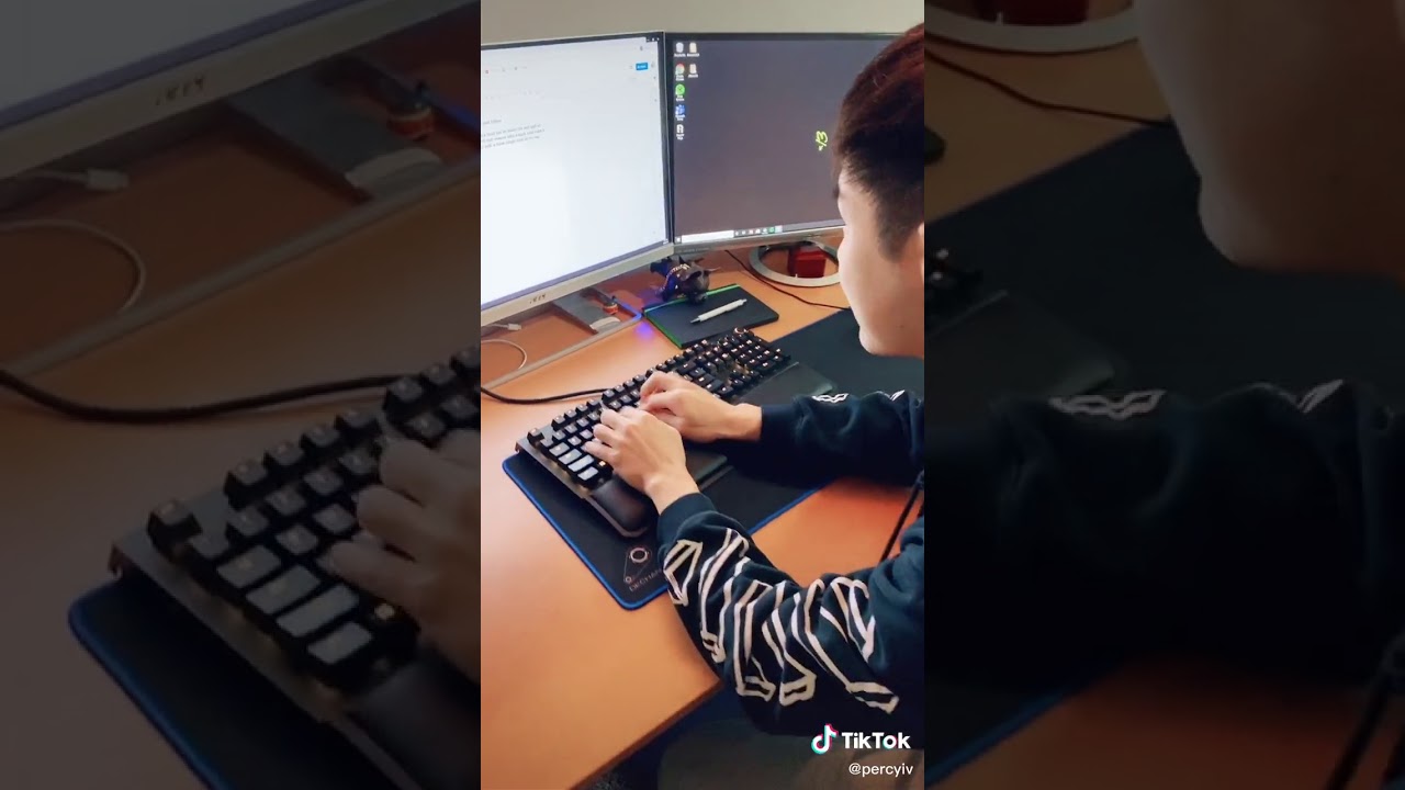 Best rapper speed typing keyboard in tiktok - YouTube