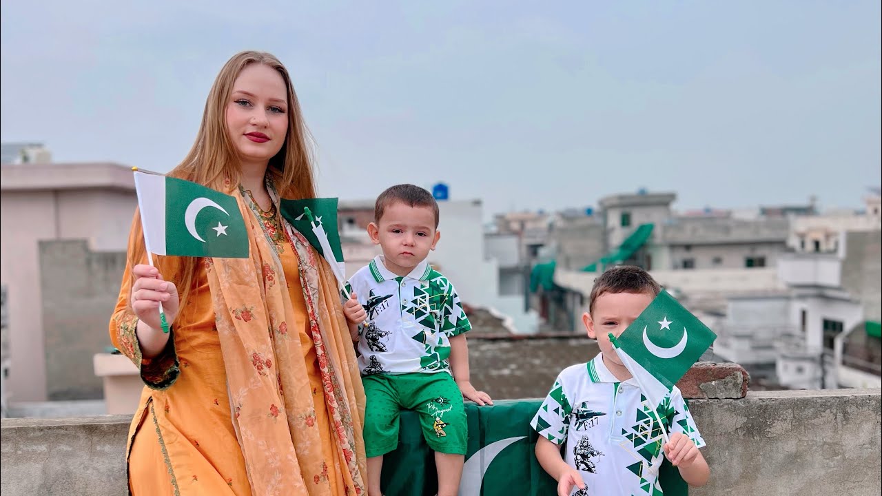 Pakistan Imaan Fatima в прямом эфире! - YouTube