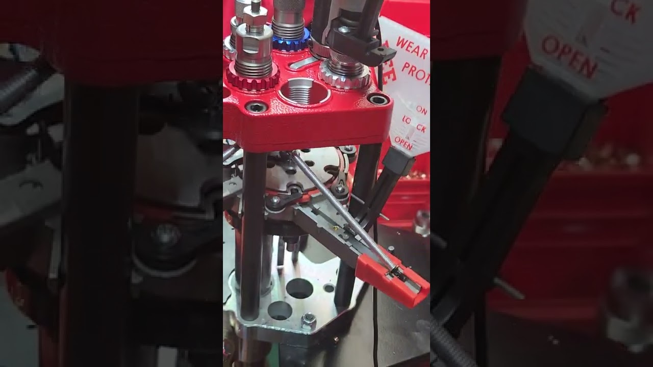 Lee precision 6000 pro priming system - YouTube