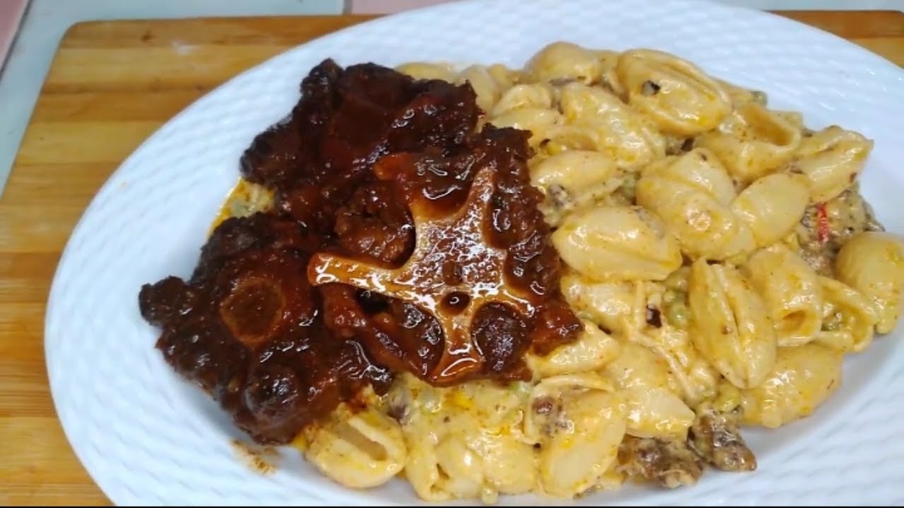 How I made oxtail pasta with Jamaican tastee cheese... yummy - YouTube