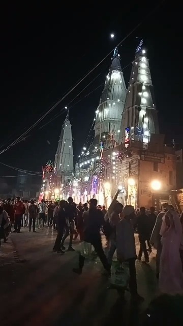 Goverdhan Dham Parikarma🙏🚩|| #Shorts #Vrindavan #Krishna #Temple - YouTube