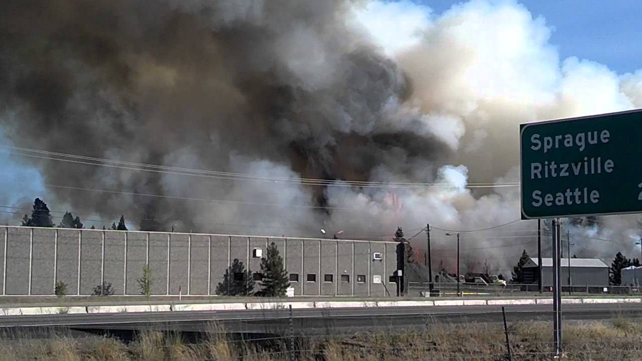 Summer brush fire in Spokane, WA - YouTube