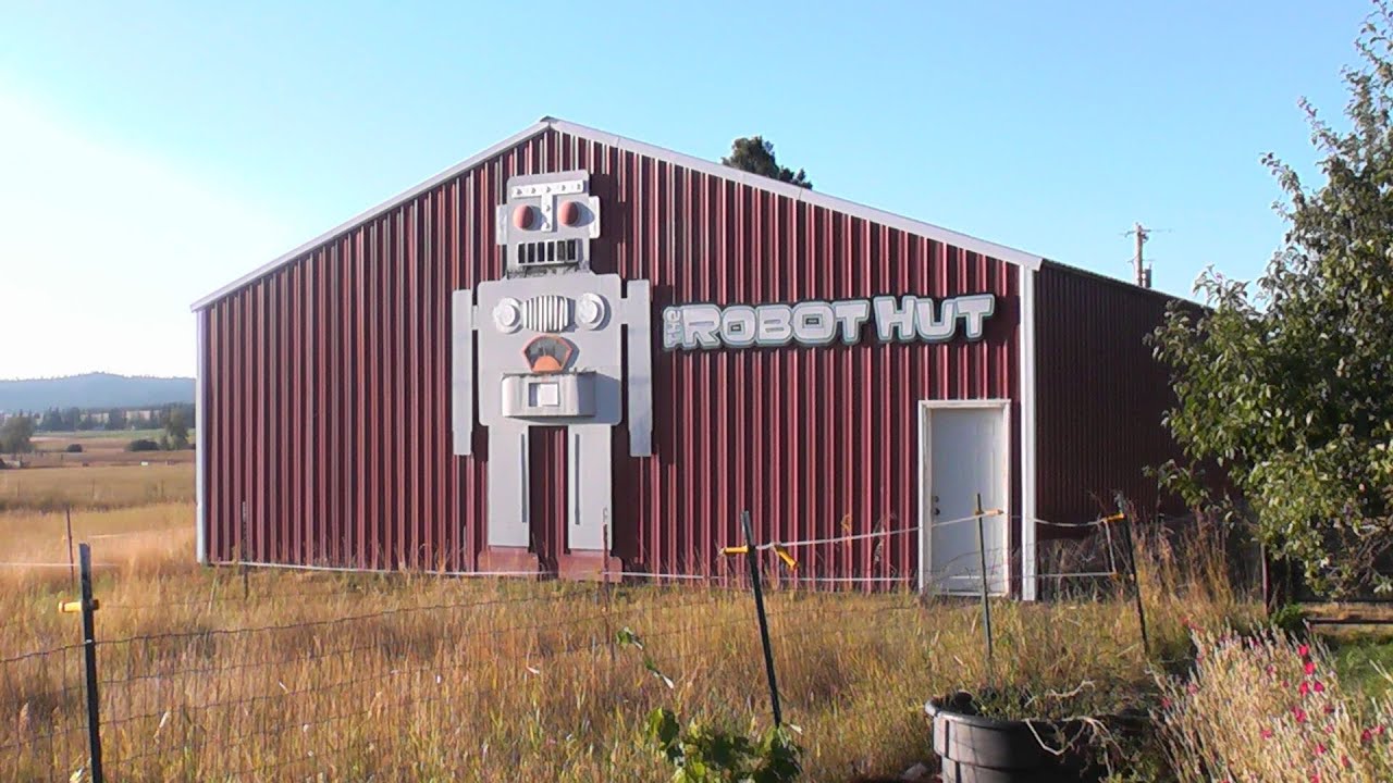 Walking around the Robothut. What robots should I video? What songs ...