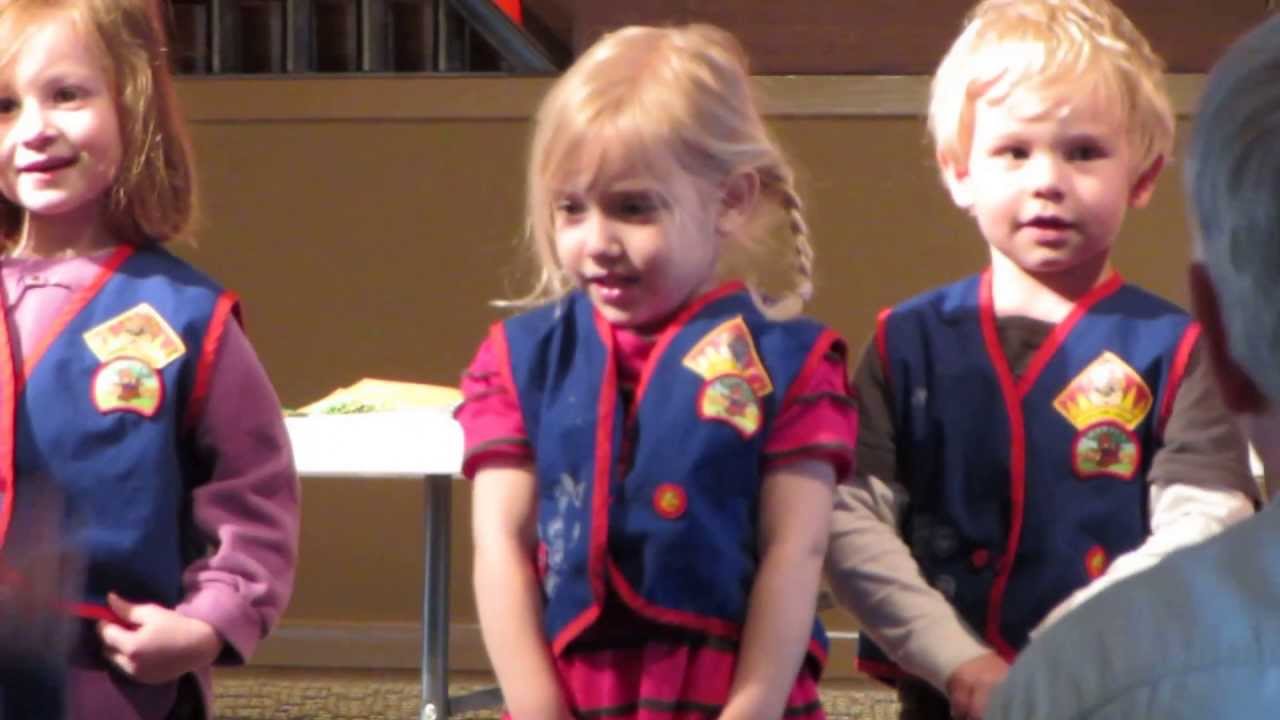 Shaylee singing the B.I.B.L.E - YouTube