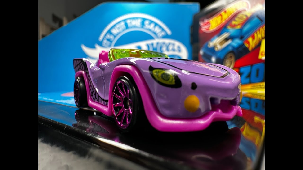 Hot Wheels Screen Time Review - Monster High "Ghoul Mobile" - YouTube