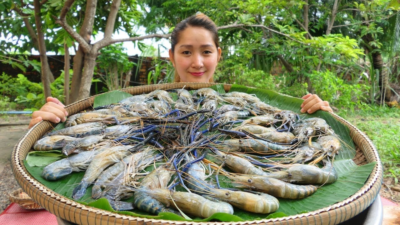 Yummy River Prawn Curry Cooking - River Prawn Cooking - Cooking With ...
