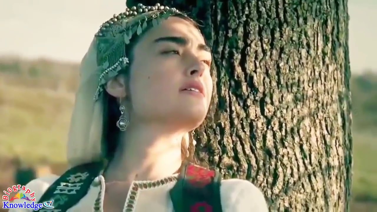 Halime Sultan In Real Life Esra Bilgiç Biography | Lifestyle | Family ...