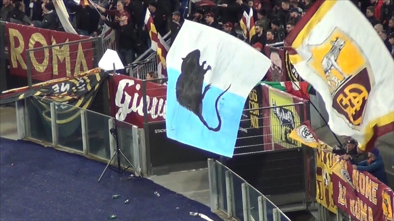 Roma-Lazio 3-0, lo sfottò: in Curva Sud appare un topo biancoceleste ...