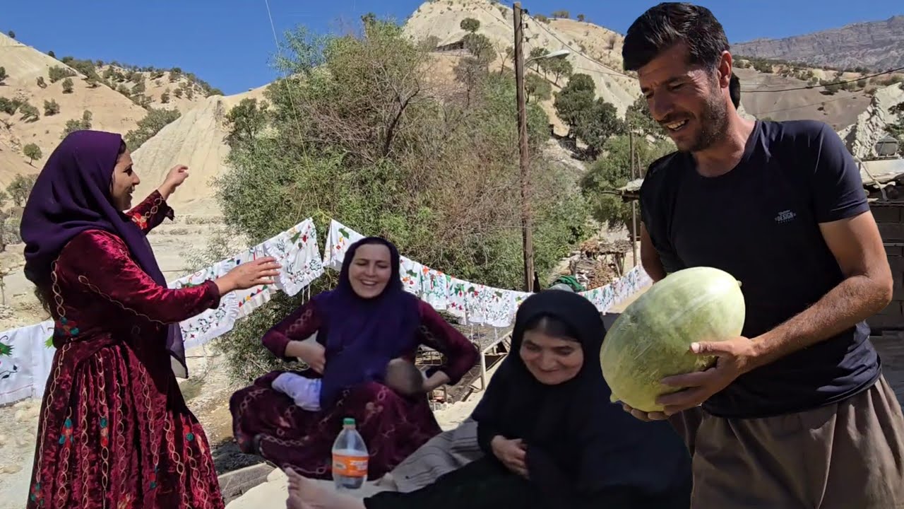 Harvesting fruits from the garden: The joy of Atabak and Shahin - YouTube