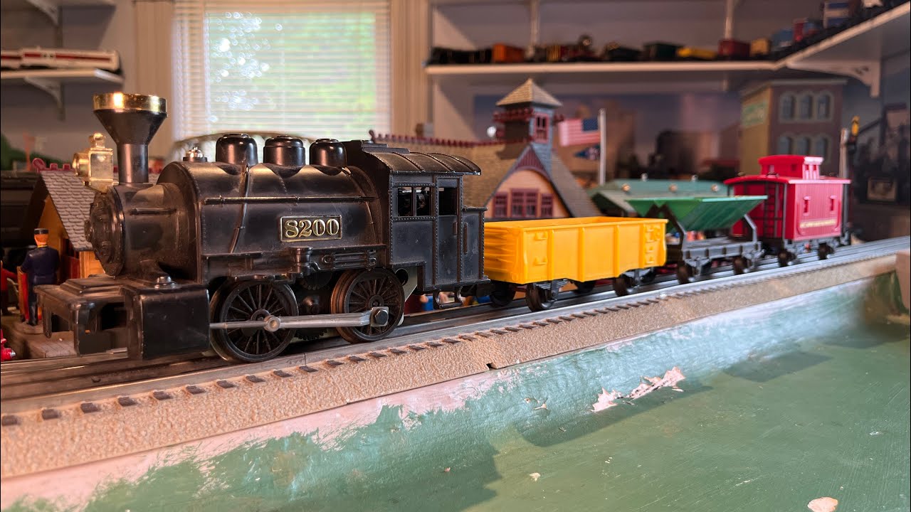 This Train is Tiny | The Lionel Kickapoo Valley & Northern Set - YouTube