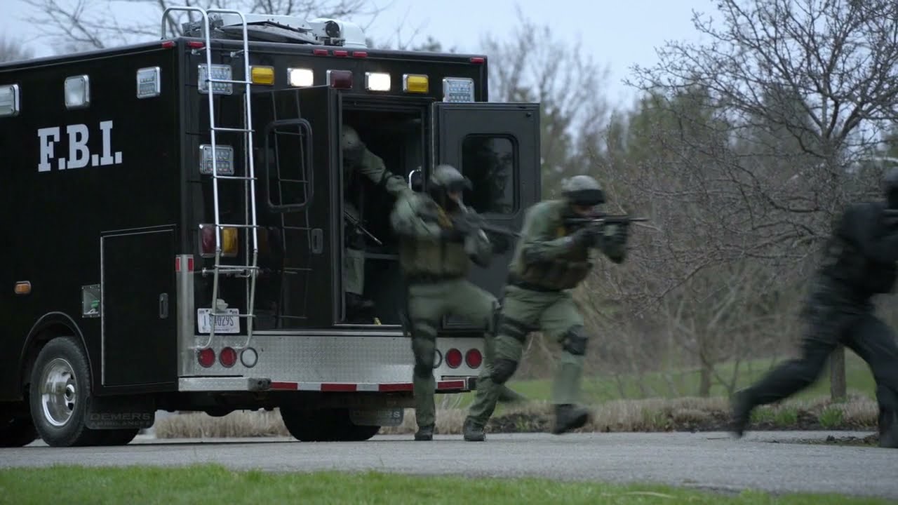 Designated Survivor - FBI HRT House Raid - YouTube