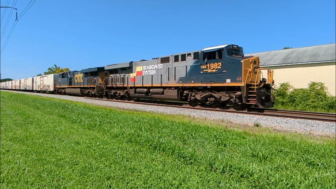 CSX I032-26 1982 Heritage Units - YouTube