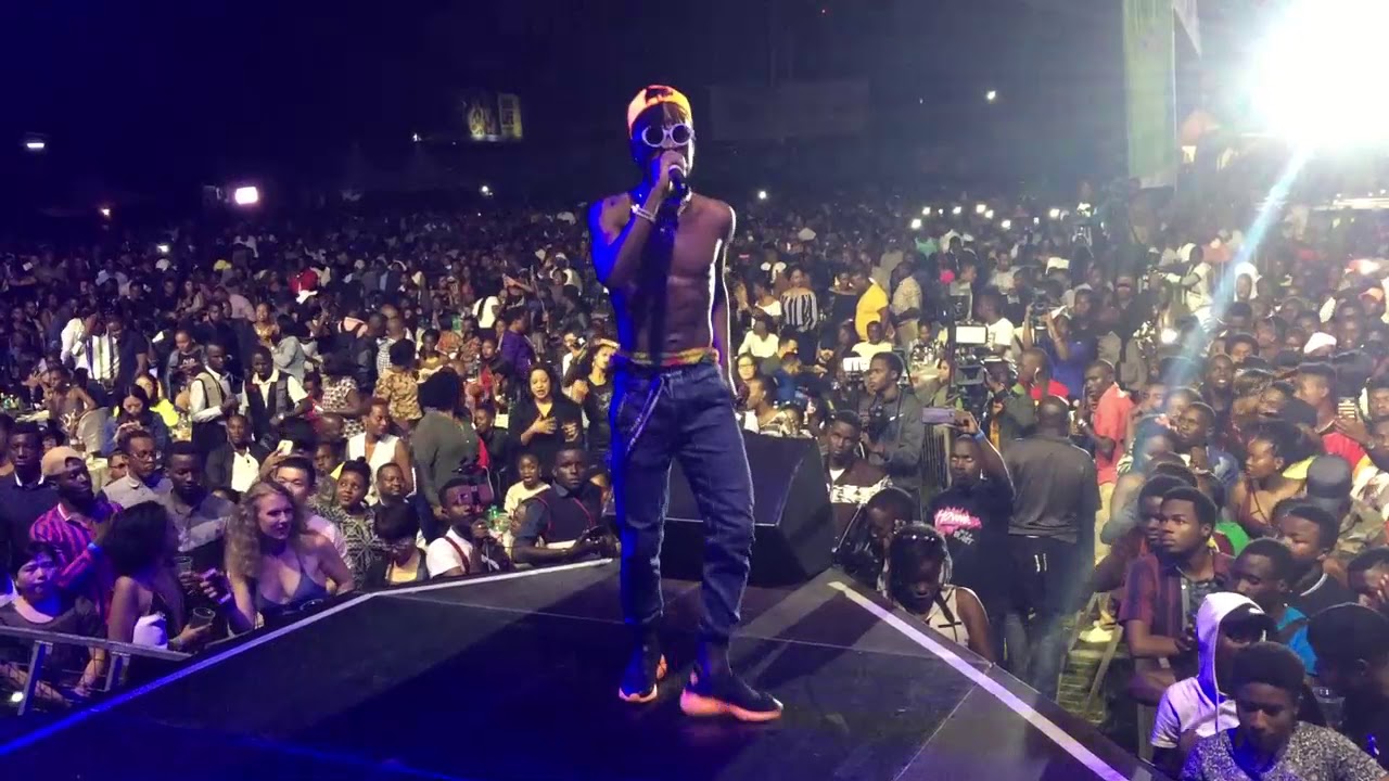 Fik Fameica Performing Live at Wizkid Live in Kampala PART 3 - YouTube